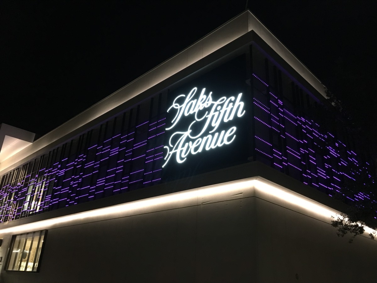 Saks Fifth Avenue at Houston Galleria Open to the Public | Oculus Light ...
